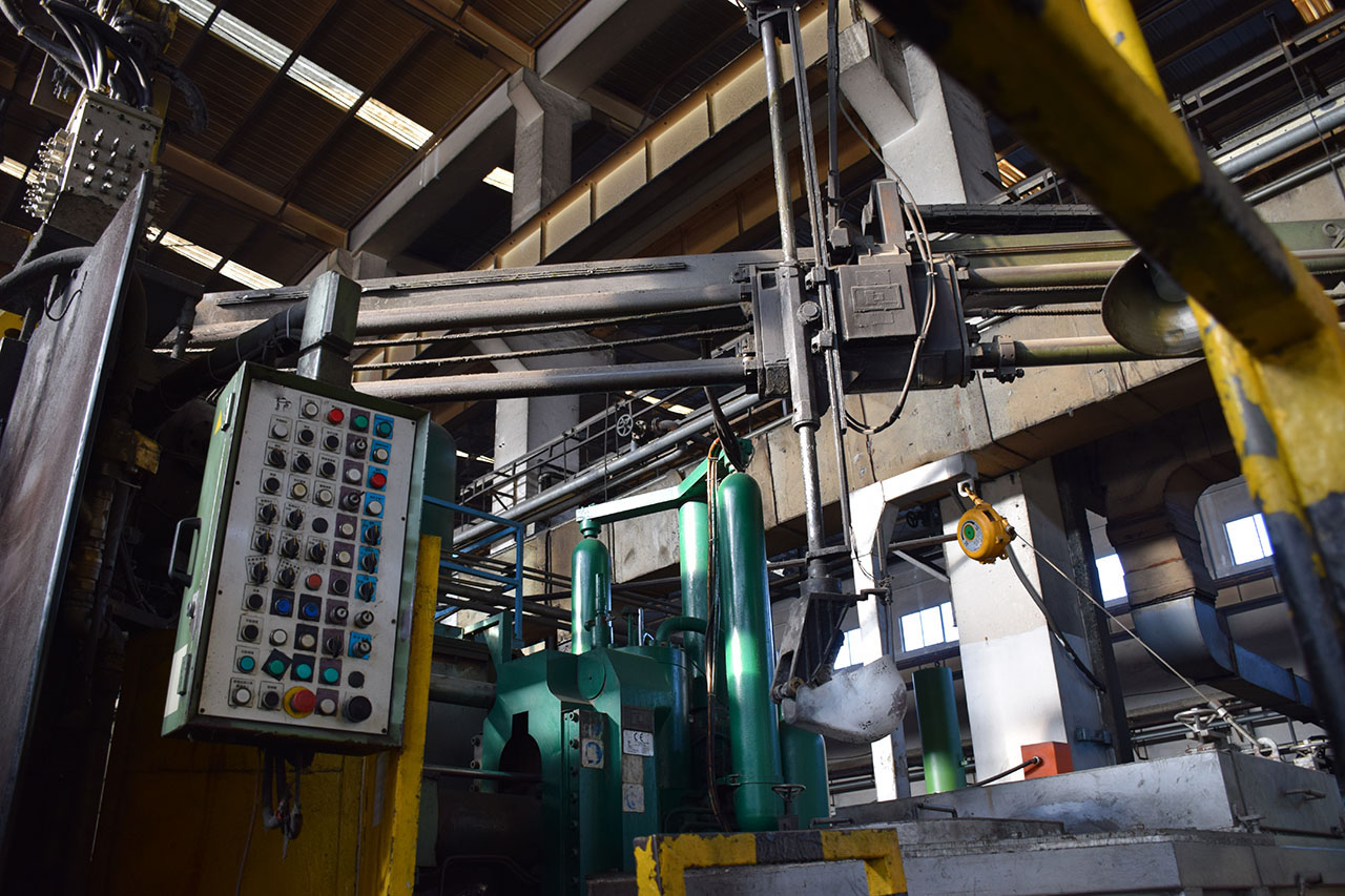 Italpresse IP 1650 SC macchina di pressofusione a camera fredda KK1511 ...