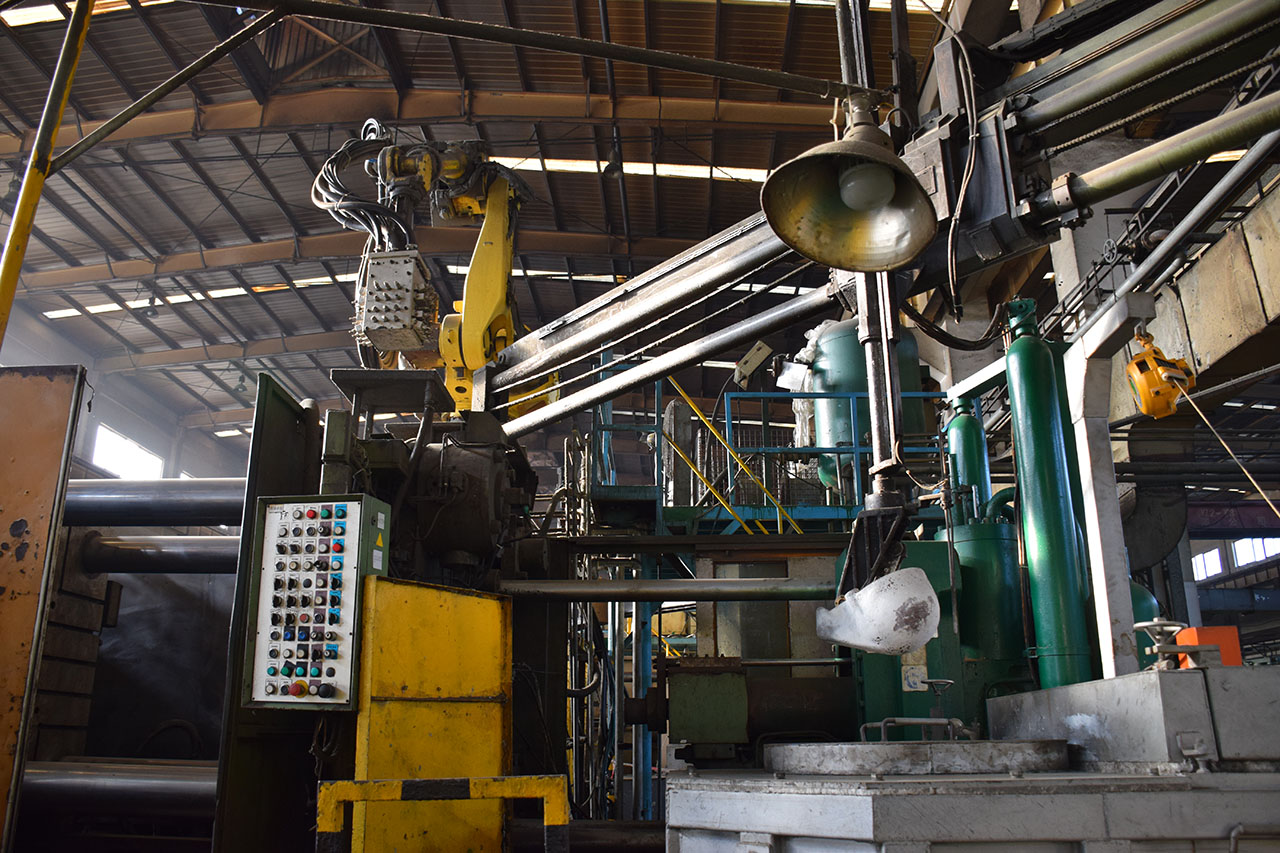 Italpresse IP 1650 SC macchina di pressofusione a camera fredda KK1511 ...